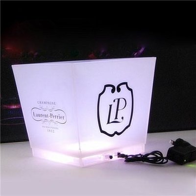 2017 New design  plastic  Led colour changing ice bucket square shap with large volume