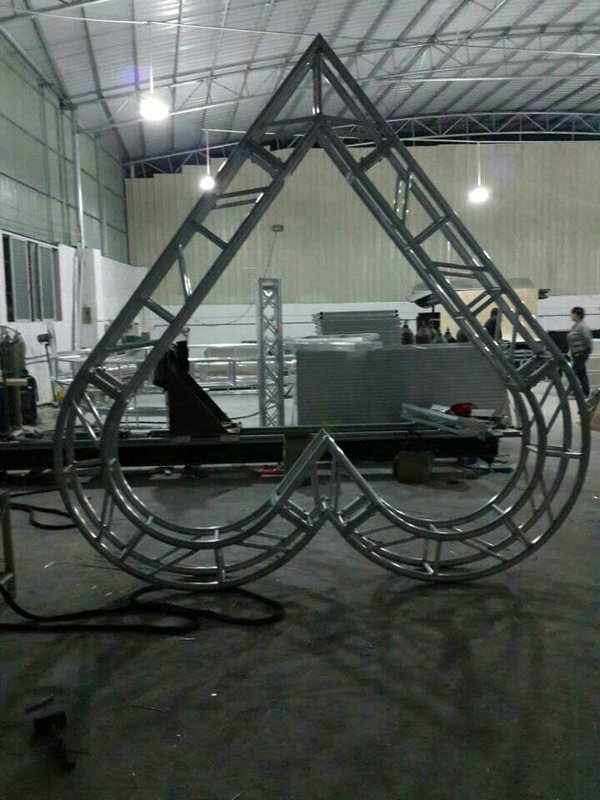 Heart Shape Aluminum spigot/bolt Stage Lighting Truss for Stage, Light and Sound, Speakers, Disco Club