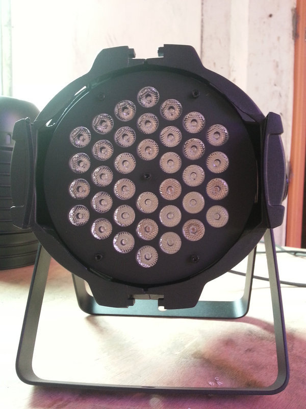 36*3W RGB LED Par Can with Alu Dia-Case DJ Equipment for disco club stage show