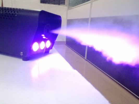 Single RGB  LED 400w  Stage Fogger Fog Making Machine For Audio