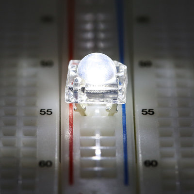 Pure White High Flux Through Hole LED Clear Lens 6000K 90 Degree Viewing Angle Epistar Chip