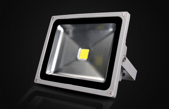 China Square Aluminum Waterproof Outdoor LED Flood Light 30W With 120° beam angle supplier