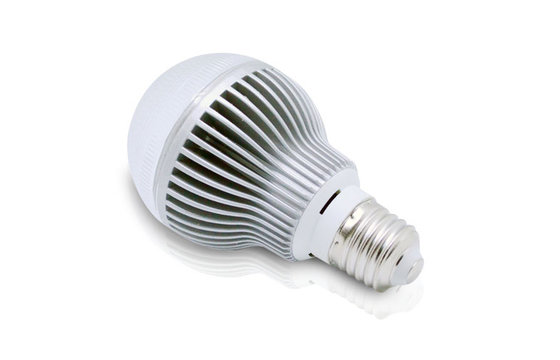 China 7W 520lm E27 6500k LED Bulb With High Grade PC Material For Home Lighting supplier