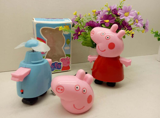 Cartoon pig rechargeable fan, mini usb charging desktop fan gift