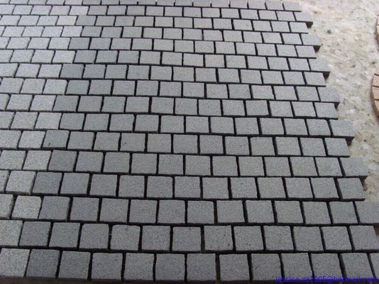 China cheap grey granite G603 paving stone / cube / cobble stone on mesh