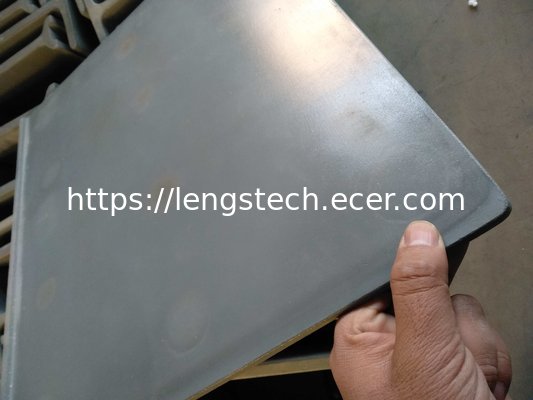 NSiC batt with rim, nitride bonded silicon carbide plates