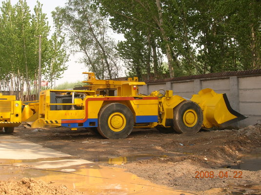 Low Profile Dump Truck load haul dump machines with SAHR braking system
