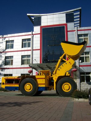 Underground  Mining  LHD Mining Equipment 192 L/min for transporting excavated rock