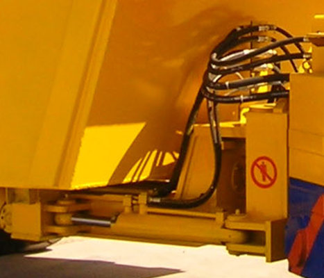 Full Hydraulic Low Profile Dump Truck Underground Mining Equipments / LHD Machines