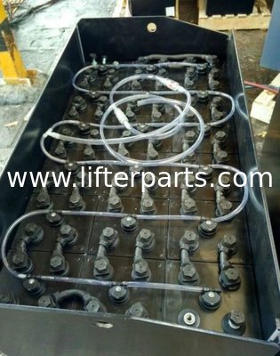 Screw Connection Forklift Traction Battery 72V 1550Ah / 5hrs Lower Distilled Water Consumption supplier