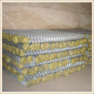 1.8 - 4.5mm Diameter Chain Link Fence With 35 * 35 Aperture For Playground