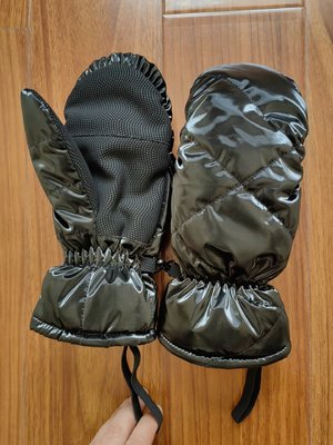 China Winter Warm Mittens For Matching Down Jackets supplier