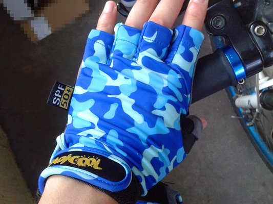Cycling gloves with SPF 50+ supplier