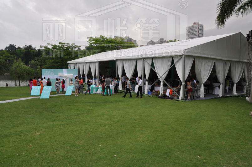 Fire Resistant Luxury Wedding Tent With Glass Wall System For Outdoor Wedding Event