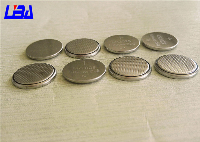 Alta batería del dren LiMnO2 CR2025 3V recargable para el dispositivo de Digitaces del reloj de la calculadora
