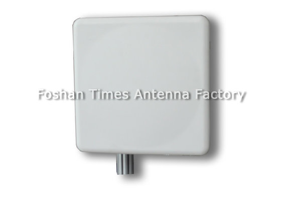 Outdoor Directional High Gain Dual Band Antenna Flat Panel Antenna 100 / 700MHz