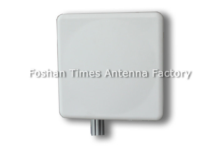 Outdoor Directional High Gain Dual Band Antenna Flat Panel Antenna 100 / 700MHz