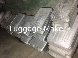 China High Quality 20inch 24inch 28inch total Luggage mould sets produced in Vacuum forming machine supplier