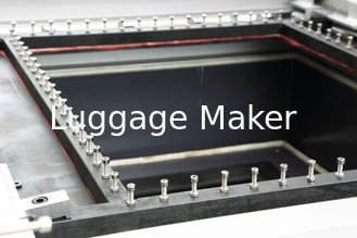 China Auto Type Vacuum Forming Machine for Forming Trolley bag supplier