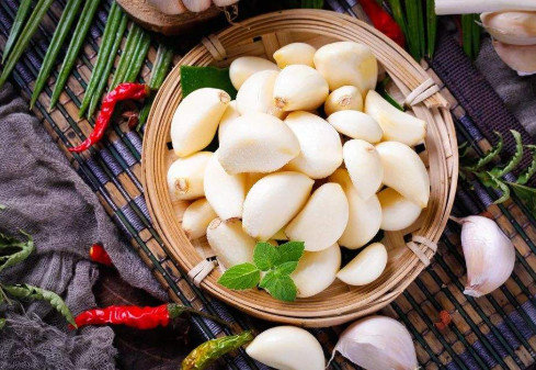 6.0cm Pure White Garlic supplier