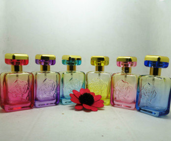 Portable Refillable Empty Glass Perfume Bottle Light Weight With Plastic Cap