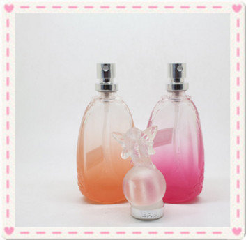 Engraving Surface Refillable Glass Perfume Bottle , Glass Perfume Round Bottle