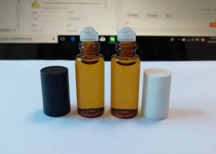 Customize Size Roll On Perfume Bottles , Glass Roll On Bottle With Metal Roller Ball