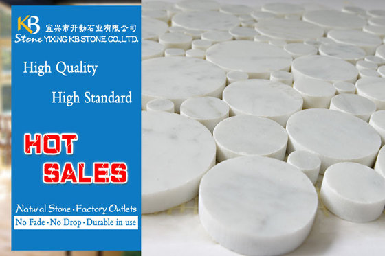 Irregular Round White Carrara Marble Tile Meshed On 12 x 12 Wall Decoration
