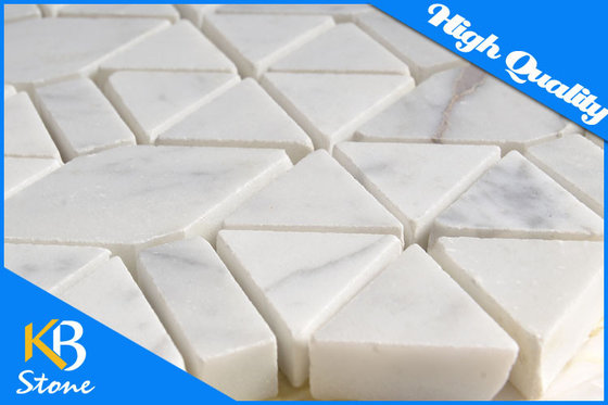 Irregular Honed Bianco Herringbone Marble Mosaic Tiles Carrara White For Home Decoration