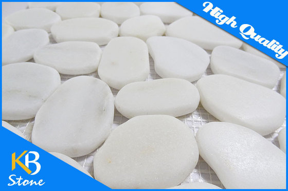 Wall Decoration Polished Pebble Stone Mosaic Tile , Honed Marble Floor Tiles for Swimming Pool