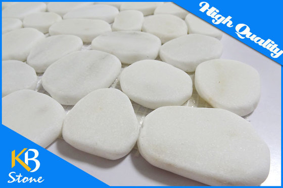 Wall Decoration Polished Pebble Stone Mosaic Tile , Honed Marble Floor Tiles for Swimming Pool