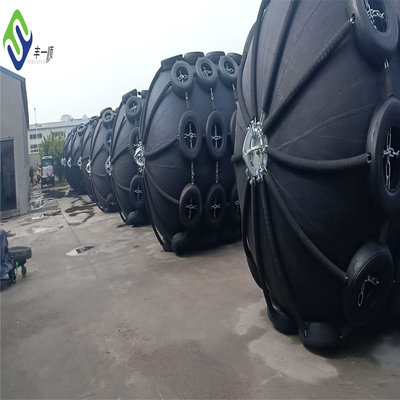 China Rubber fender withstands harsh marine environments for ship dock  jetty boat pneumatic rubber fender supplier