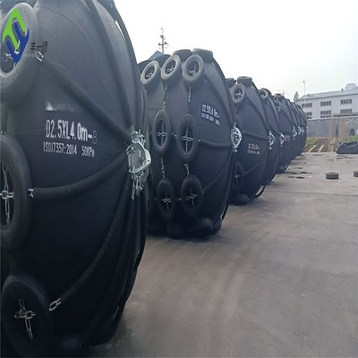 China Rubber fender withstands harsh marine environments for ship dock  jetty boat pneumatic rubber fender supplier