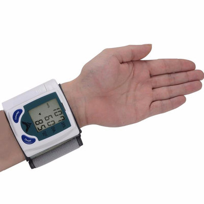 2016 Home Automatic Wrist digital lcd blood pressure monitor portable Tonometer Meter