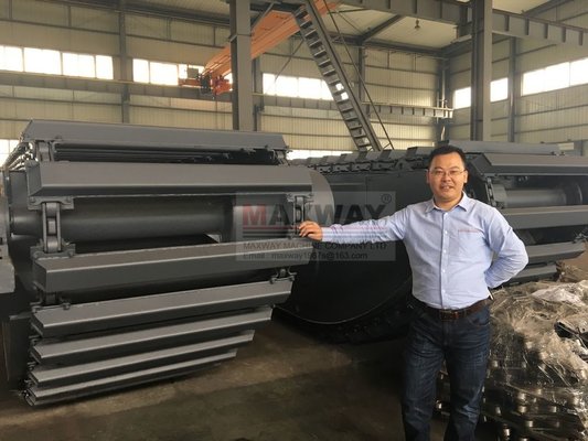 MAXWAY Amphibious Pontoon Undercarriage for 16--22 Ton Excavator , Model: MAX200PU-S