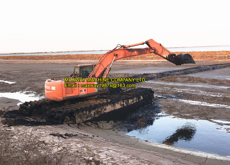 MAXWAY Amphibious Pontoon Undercarriage for HITACHI 180, 200, 210, 230,  Model: MAX200PU-S