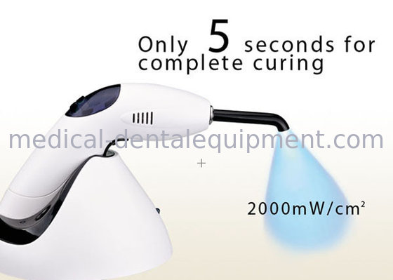 Broad Spectral 7W Dentist Curing Light High Light Output 2200mW Lithium - ion Battery