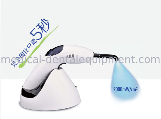 Broad Spectral 7W Dentist Curing Light High Light Output 2200mW Lithium - ion Battery