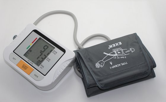 China Health Care Digital Blood Pressure High Accuracy Measuring Instrument for Adults supplier