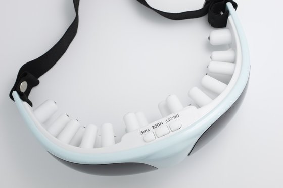 Acupuncture VibratingType Mini Electric Massager for Eye Health Care supplier