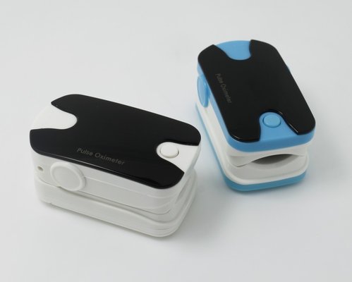 Colorful Handheld Finger Pulse Oximeter Color OLED High Accuracy Blood SPO2 Monitor supplier
