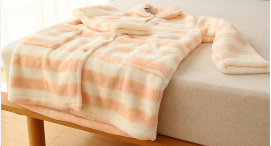 Unisex Autumn and Winter Pajamas  Flannel Leisure wear robe supplier