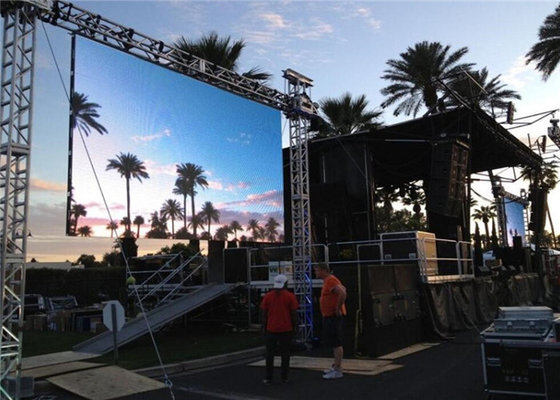 500*1000mm Outdoor Ultra Thin LED Display , 5500nits High Brightness LED Screen