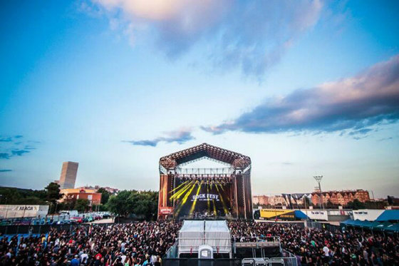 Professional Outdoor Rental LED Display Pixel Pitch 3.91mm With Large Viewing Angle