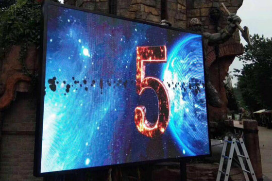 Outdoor LED Commercial Advertising Display Screen / P6mm Giant LED Display