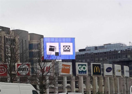 Outdoor LED Curtain Video Wall 8000 Nit Brightness For Large Buildings