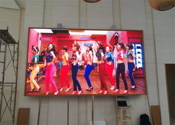 Shopping Mall LED Video Display Board With Nationstar LED Lamp / MBI5124 IC