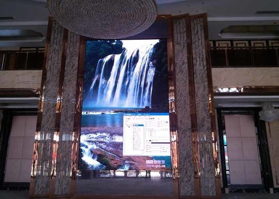 LED Commercial Advertising Display Screen Easy Structure Fast Maintenance