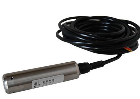 Petroleum Chemistry Liquid Level Transmitter , IP68 Waterproof Pressure Transducer
