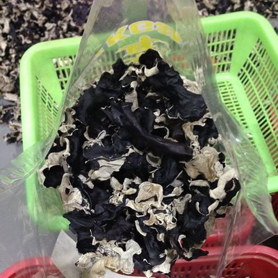 Factory Price Washed Dried White Back Black Fungus Whole in 1KGS Pack